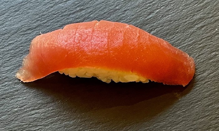 Maguro nigiri :: Toro sushi